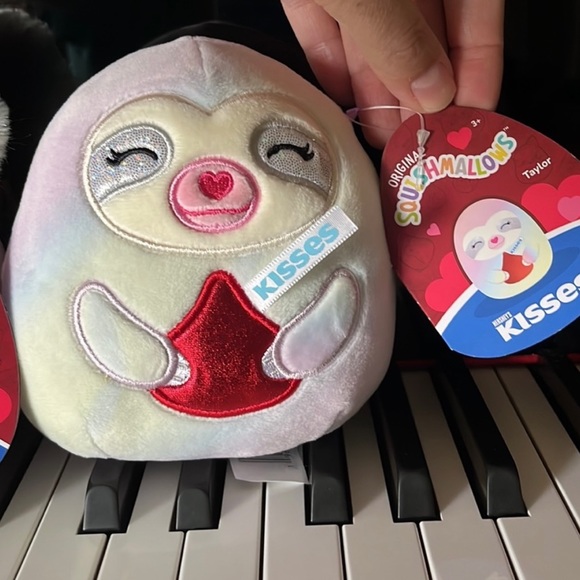 Squishmallows | Toys | Squishmallows Taylor Hersheys Kisses Sloth 5 ...